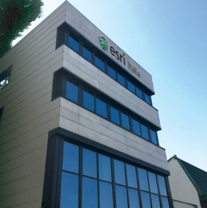 Esri Italia cerca un Project Manager - Geosmart Magazine